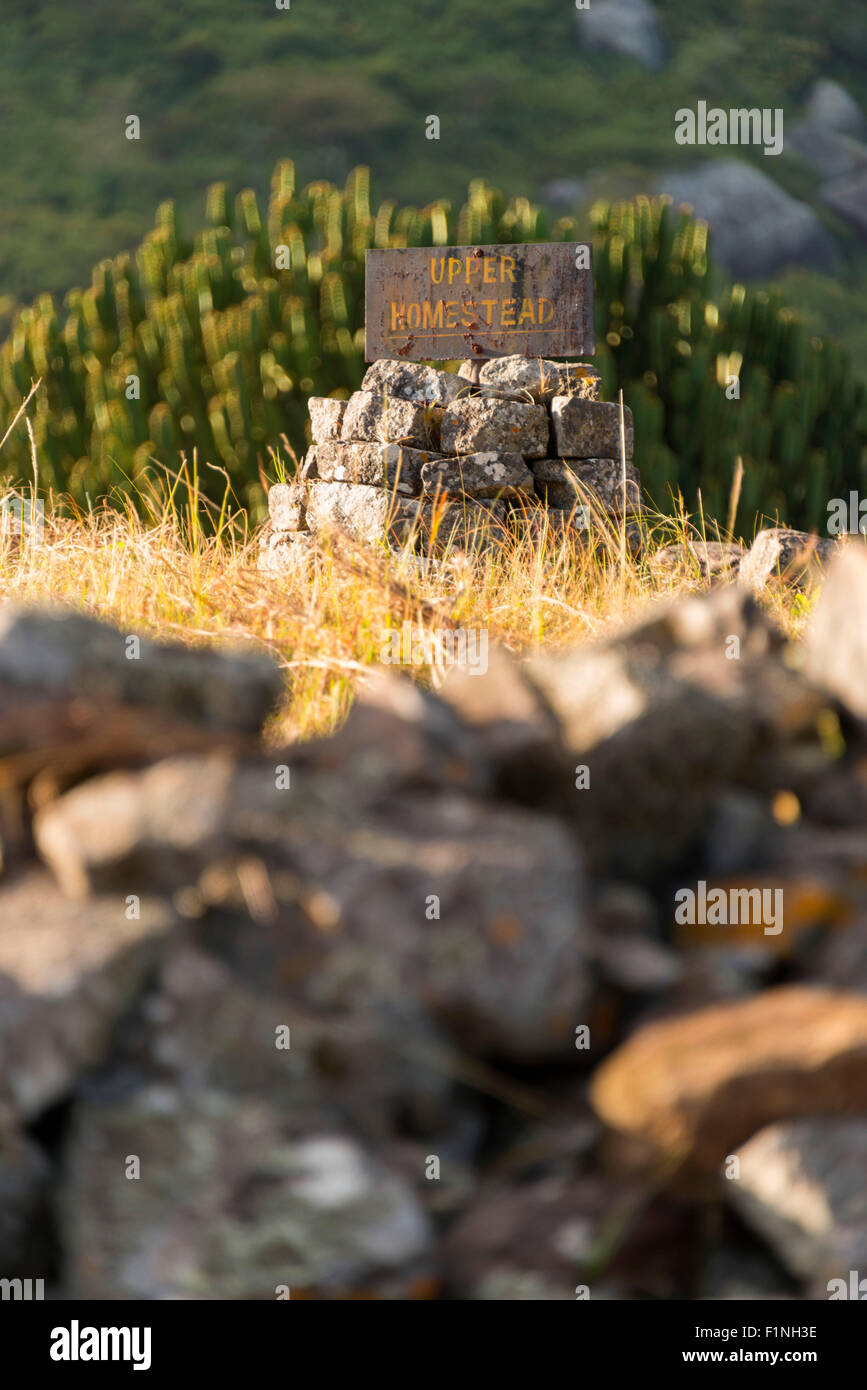 Large houses of stone chiefs' houses kalanga people great enclosure ...