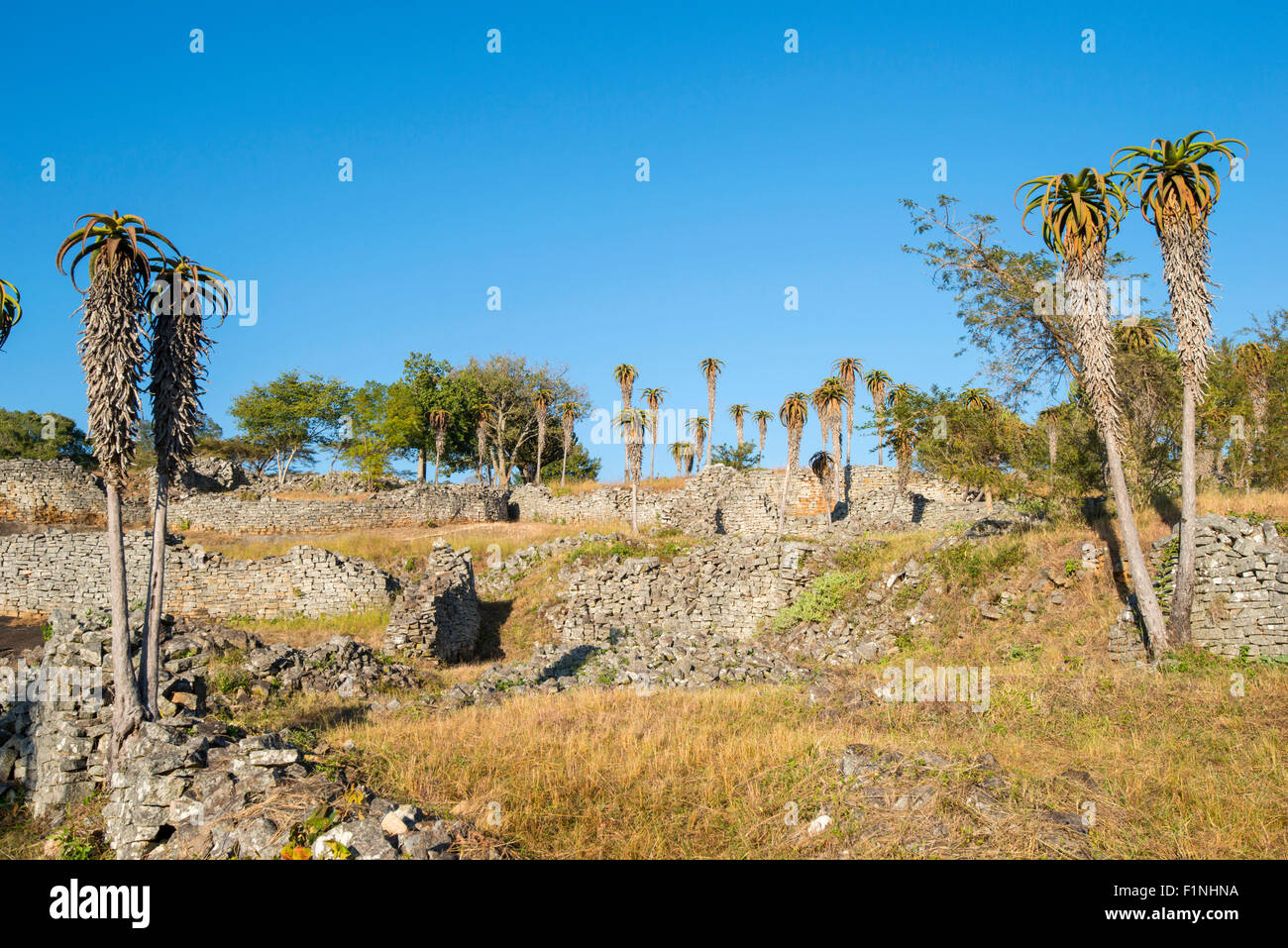Shona people traditional hi-res stock photography and images - Alamy
