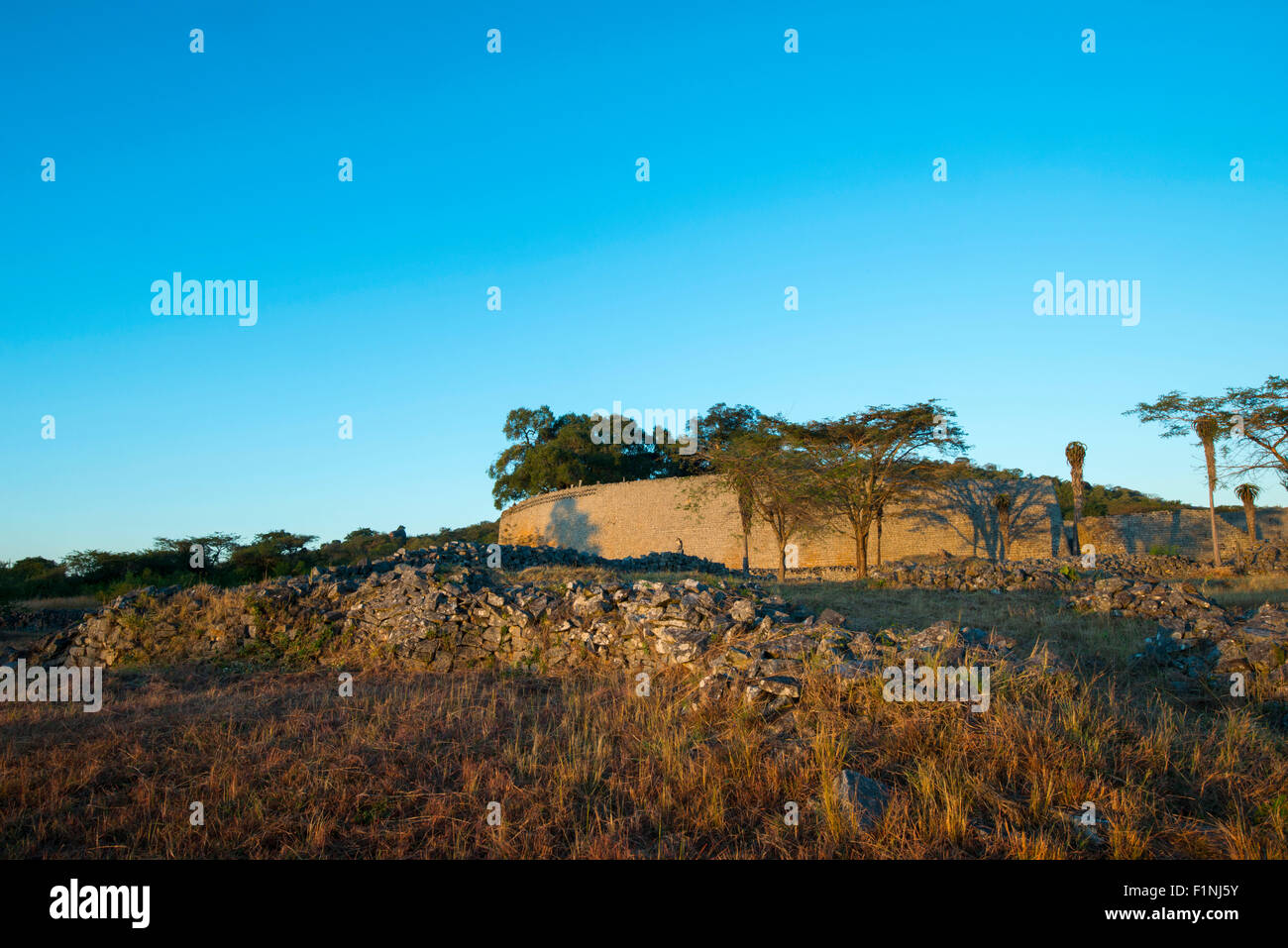 Zimbabwe traditional house hi-res stock photography and images - Alamy