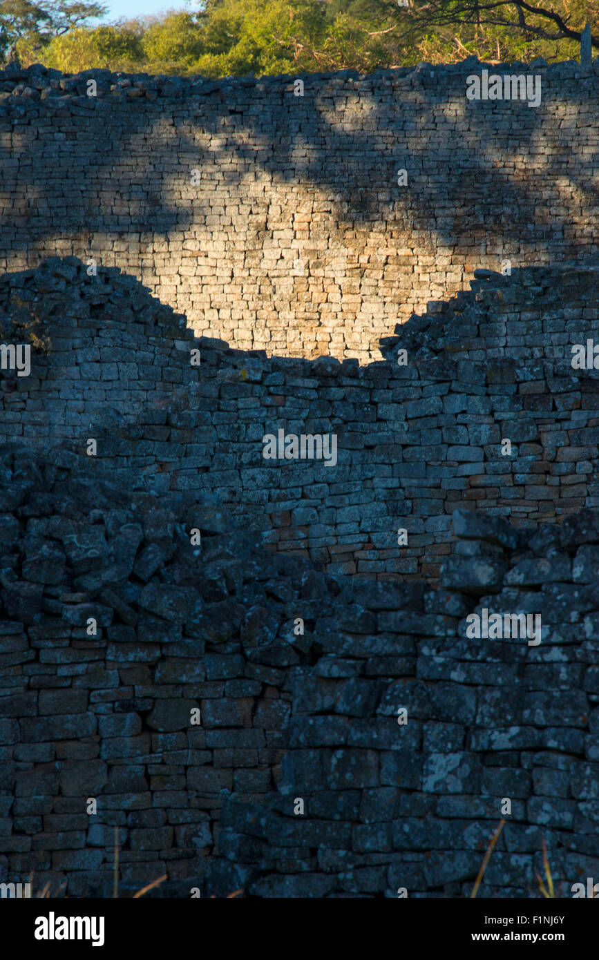 Large houses of stone chiefs' houses kalanga people great enclosure ...
