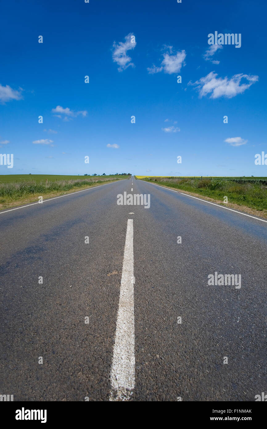 Straight path road hi-res stock photography and images - Alamy