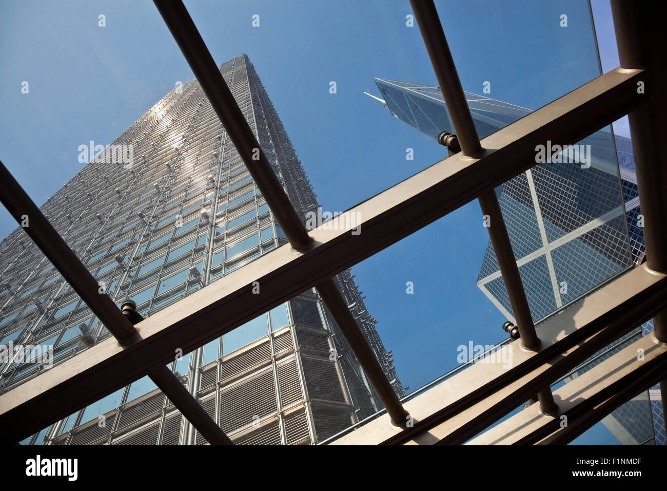Office skyscraper hi-res stock photography and images - Alamy