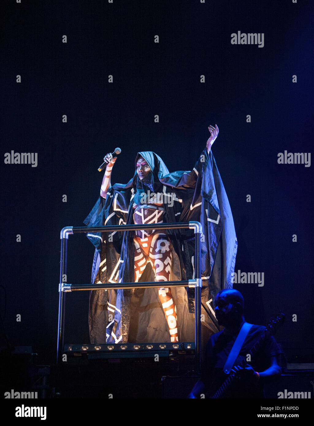 Grace jones bond hi-res stock photography and images - Alamy