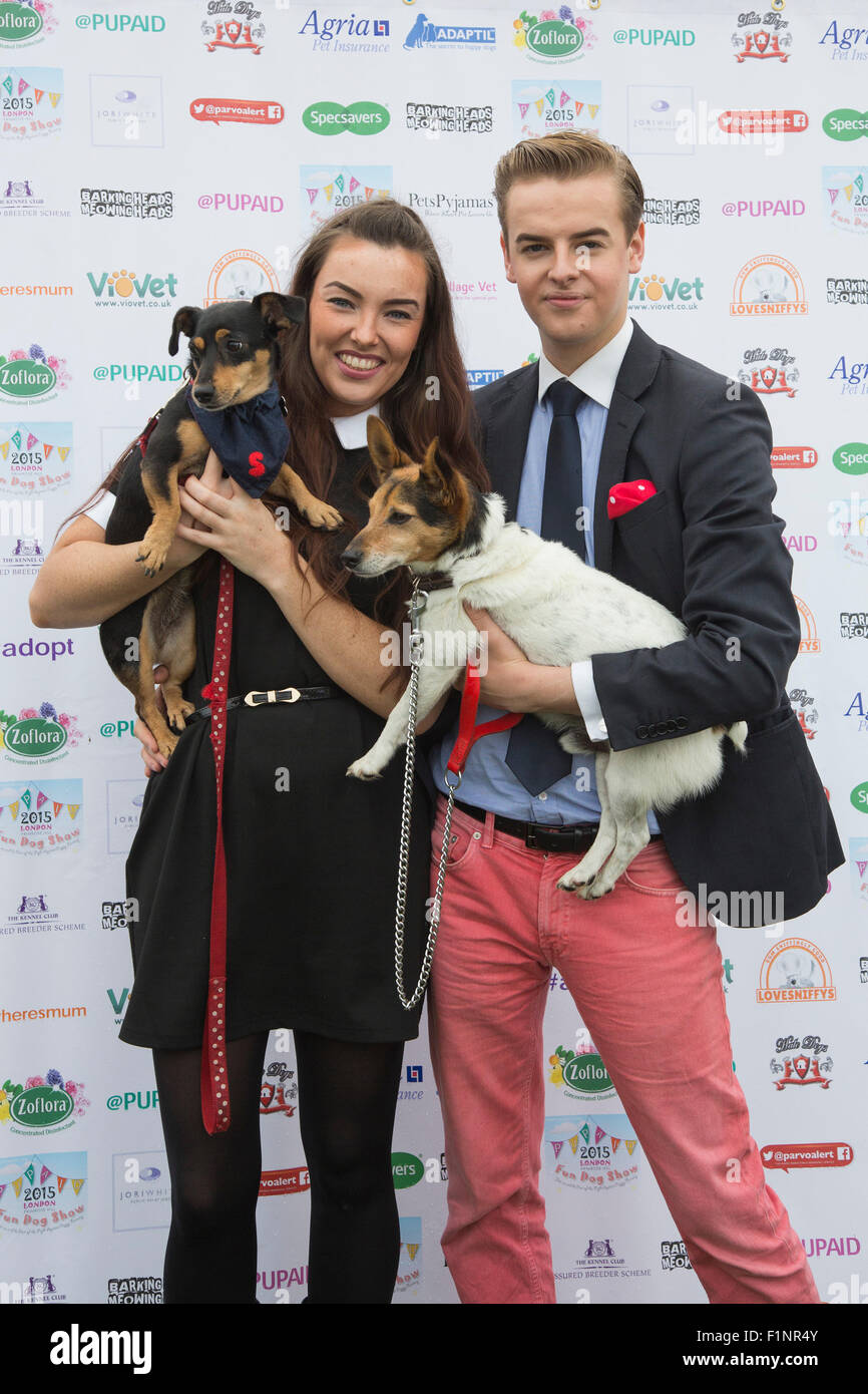 Primrose Hill, London, UK. 5 September 2015. Harry Amelia and Nick ...