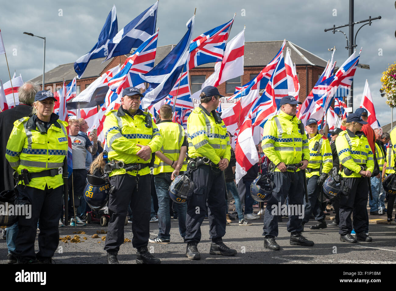 Rotherham, Yorkshire, UK: 05th September 2015.Far-Right protesters and ...