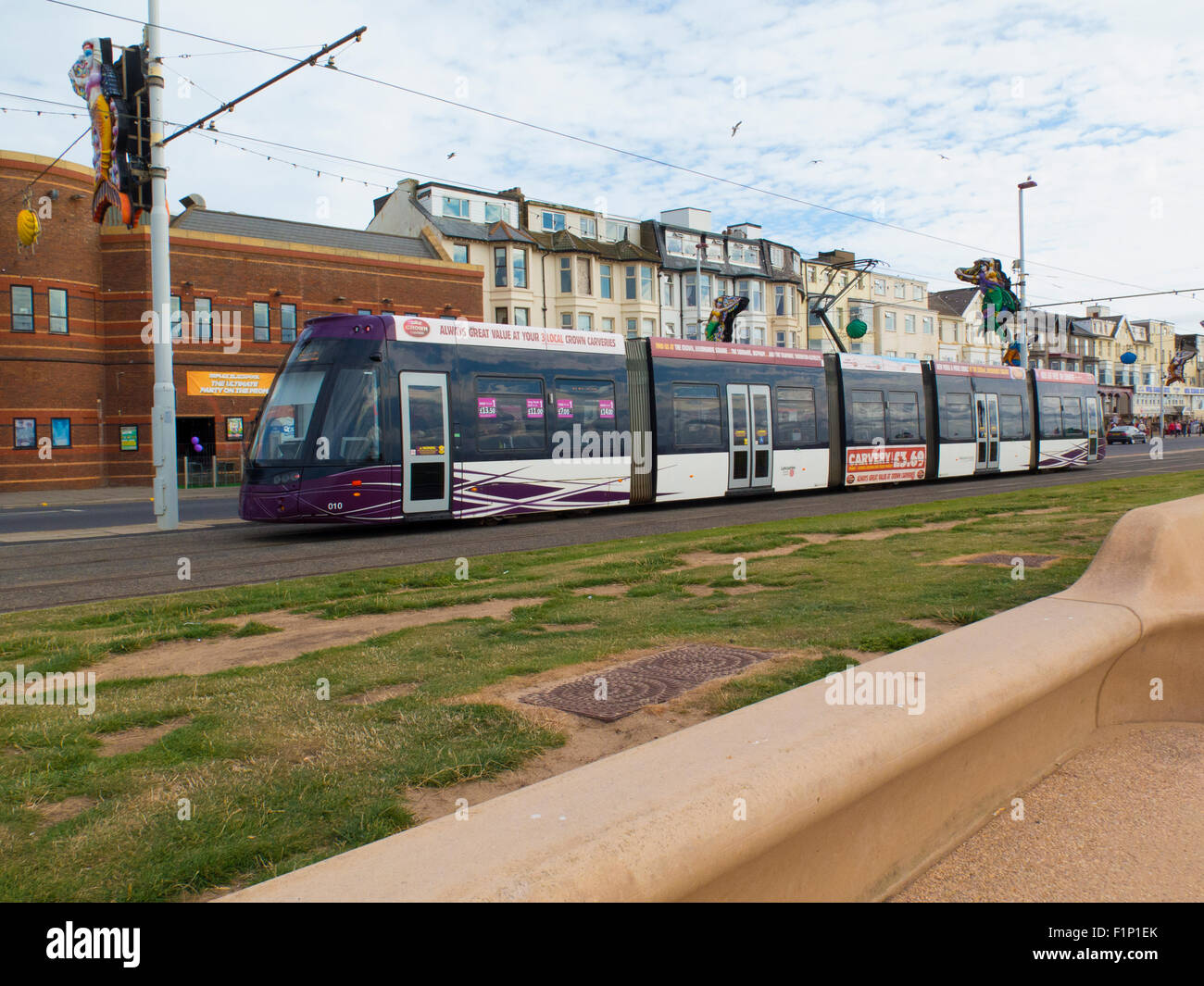 Blackpool trams hi-res stock photography and images - Alamy