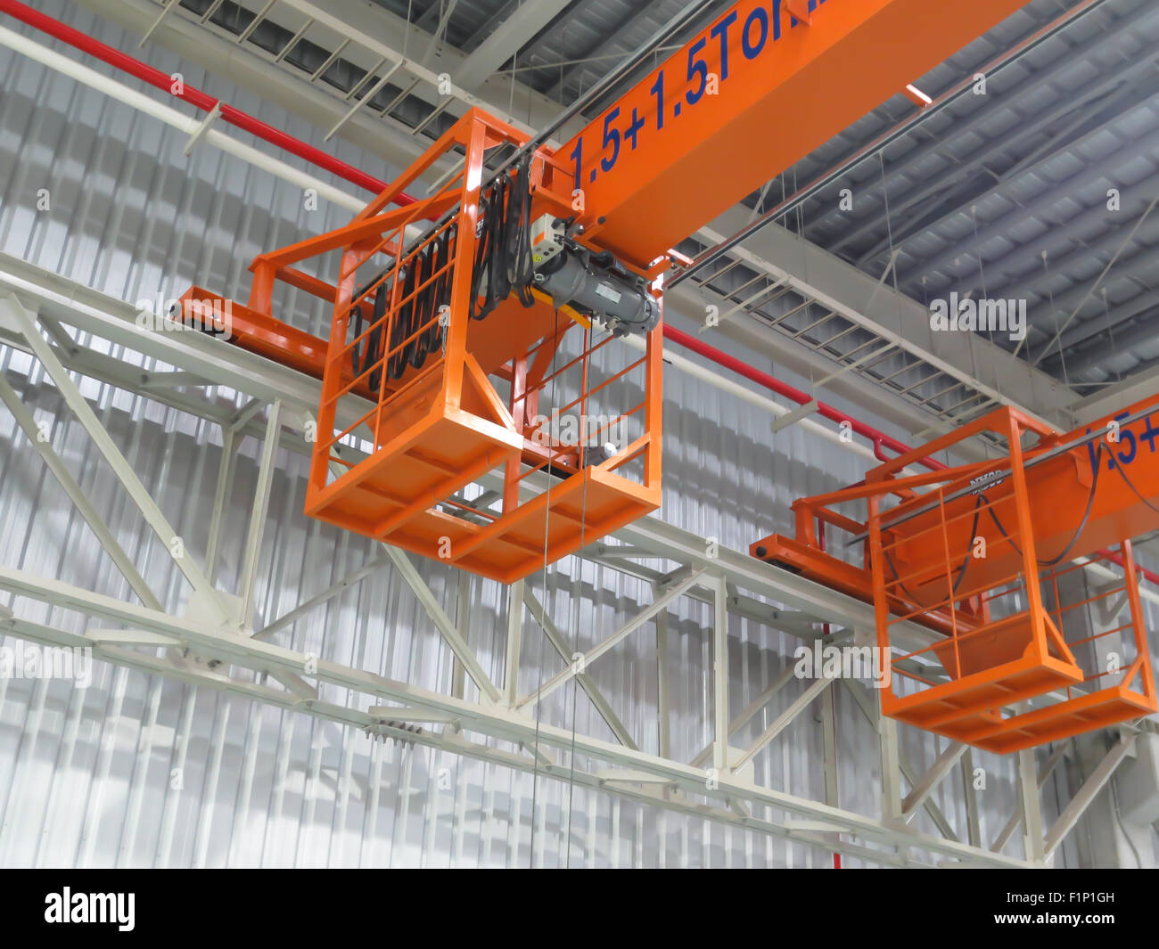 Heavy cranes hi-res stock photography and images - Alamy