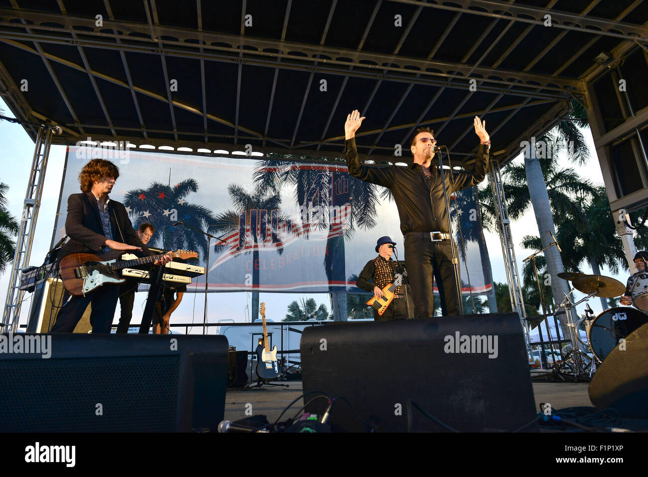 Cy curnin hi-res stock photography and images - Alamy