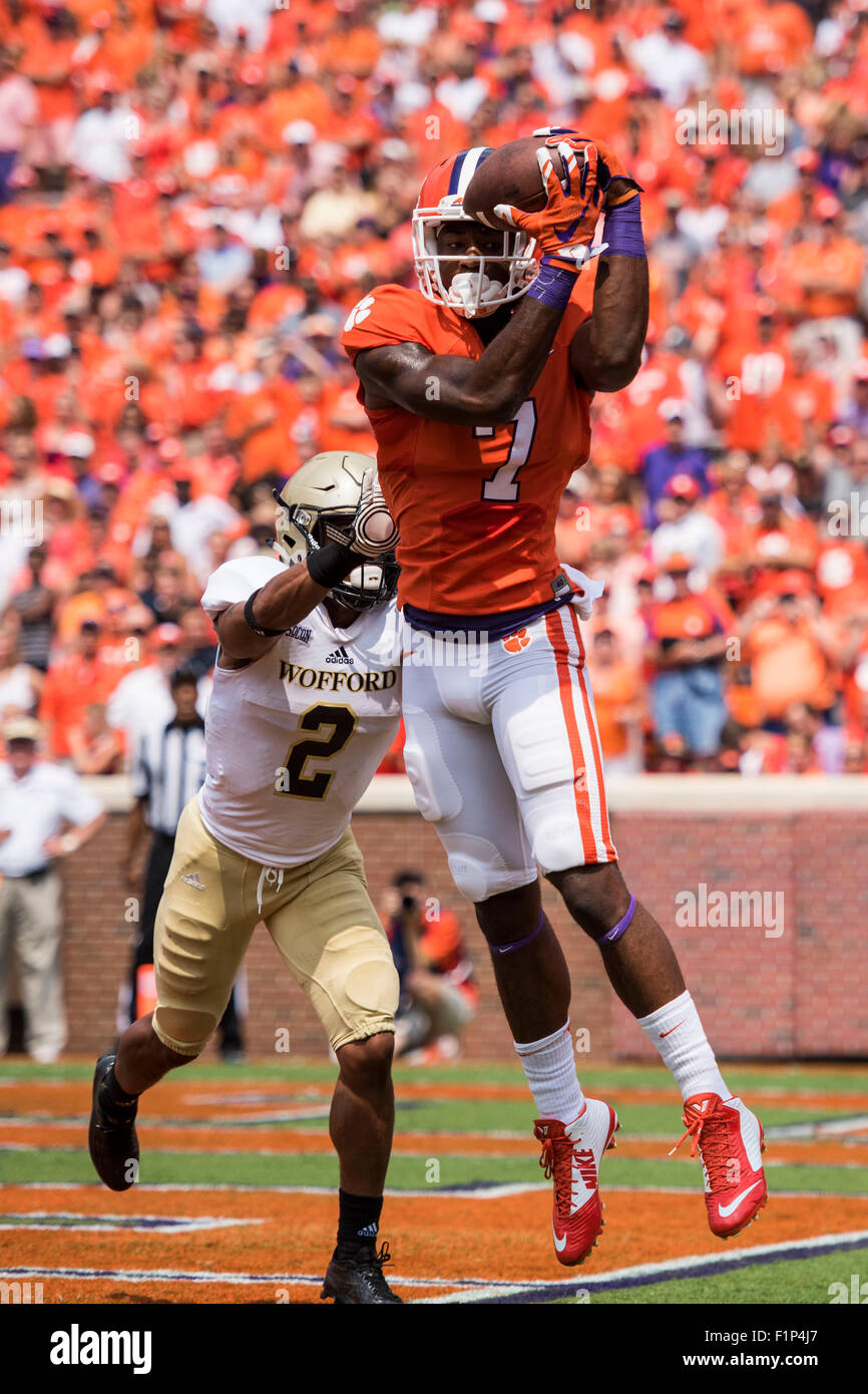 Clemson wide receiver Mike Williams (7) makes a touchdown reception ...