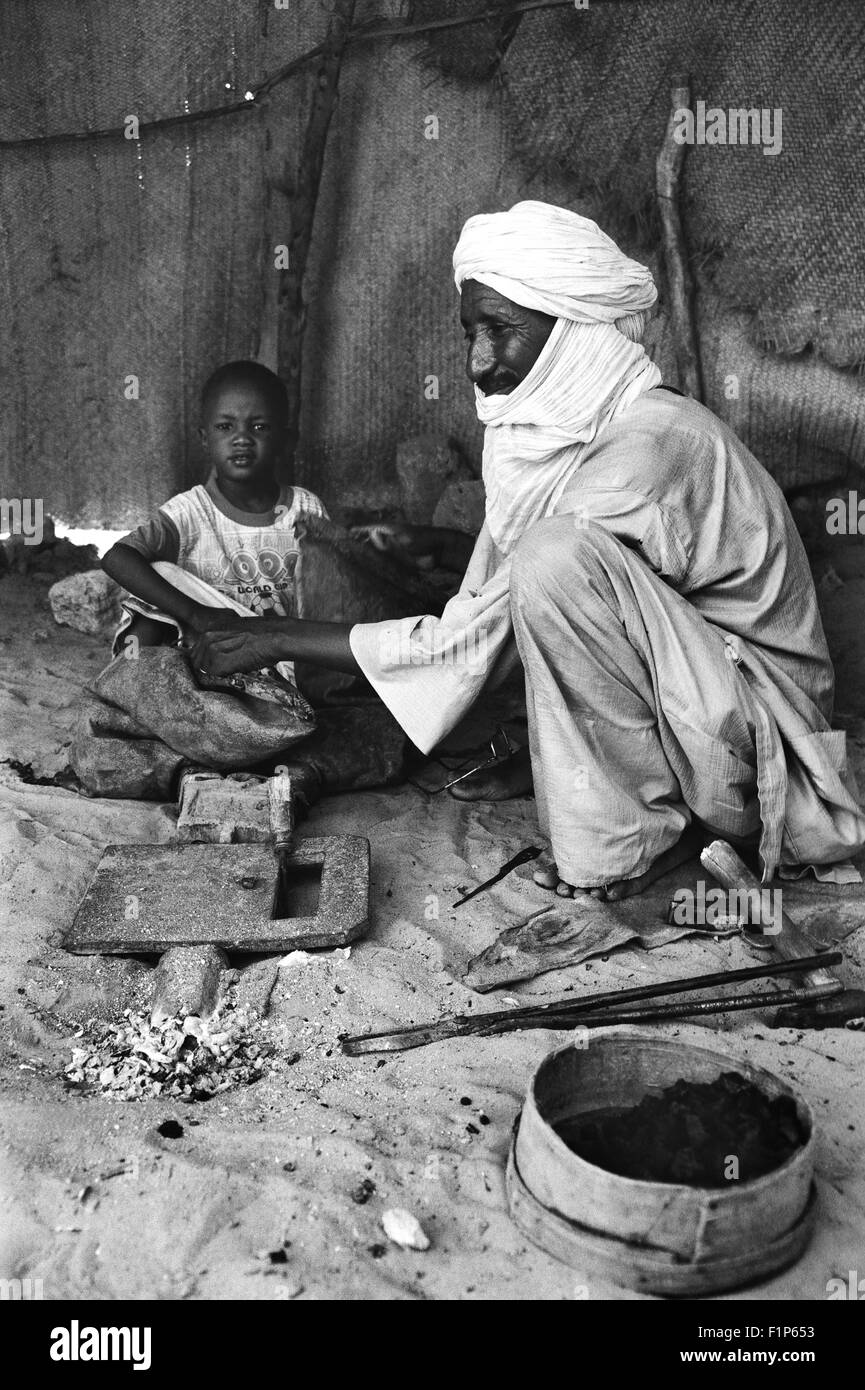 Forger forging hi-res stock photography and images - Alamy