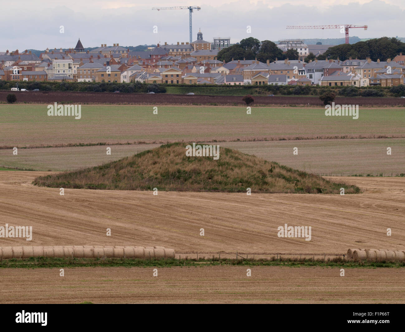 Tumulus mounds hi-res stock photography and images - Alamy