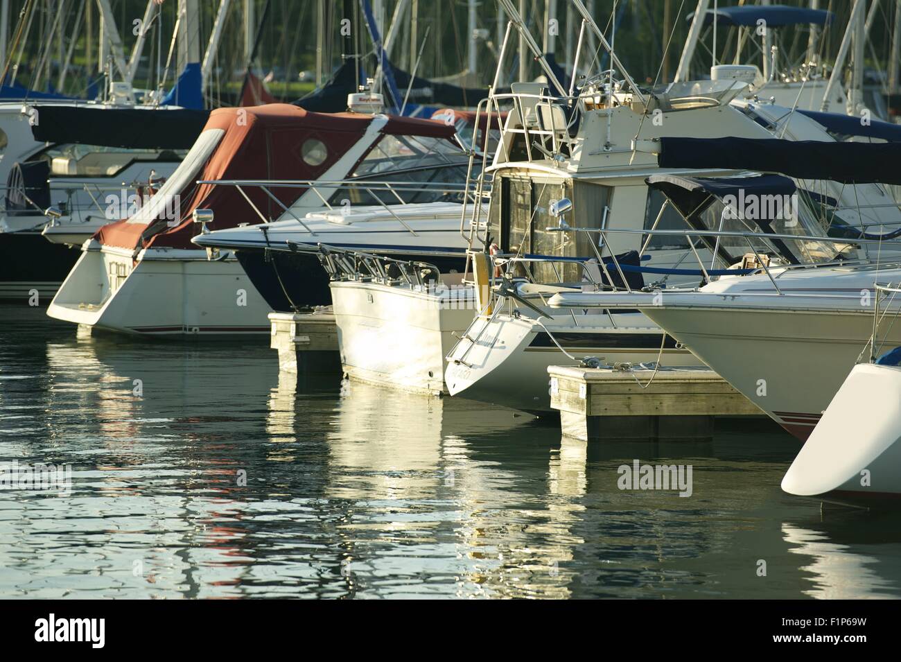 Collection of sailing boats hi-res stock photography and images - Alamy