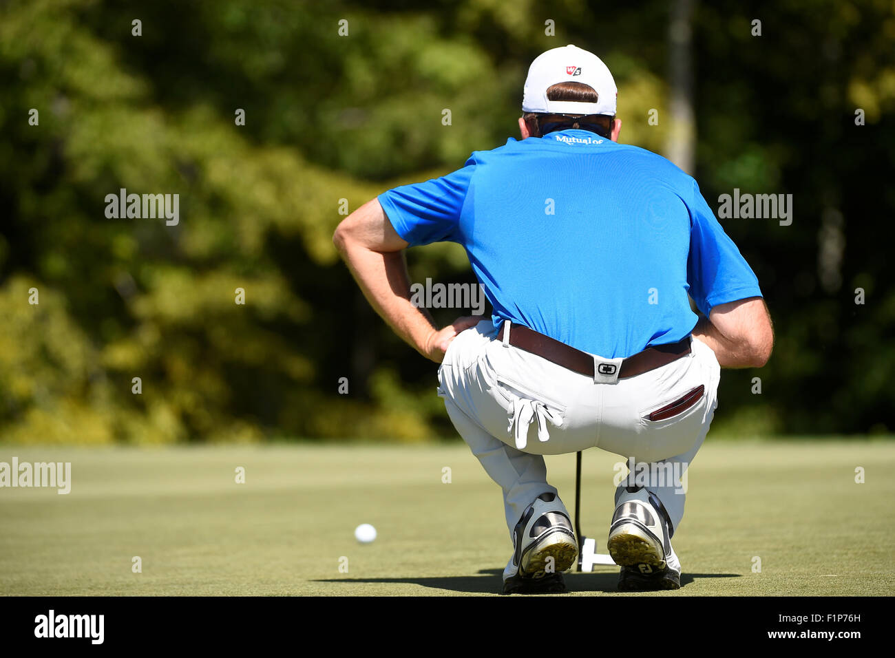 Norton, Massachusetts, USA. 5th Sep, 2015. Kevin Streelman studies his ...
