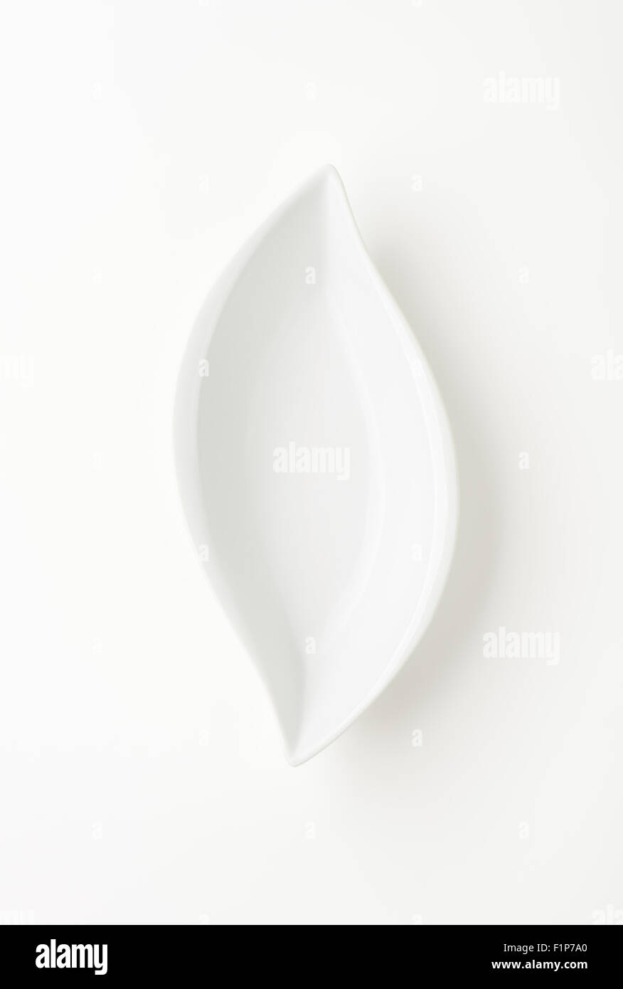 empty white bowl on white background Stock Photo - Alamy