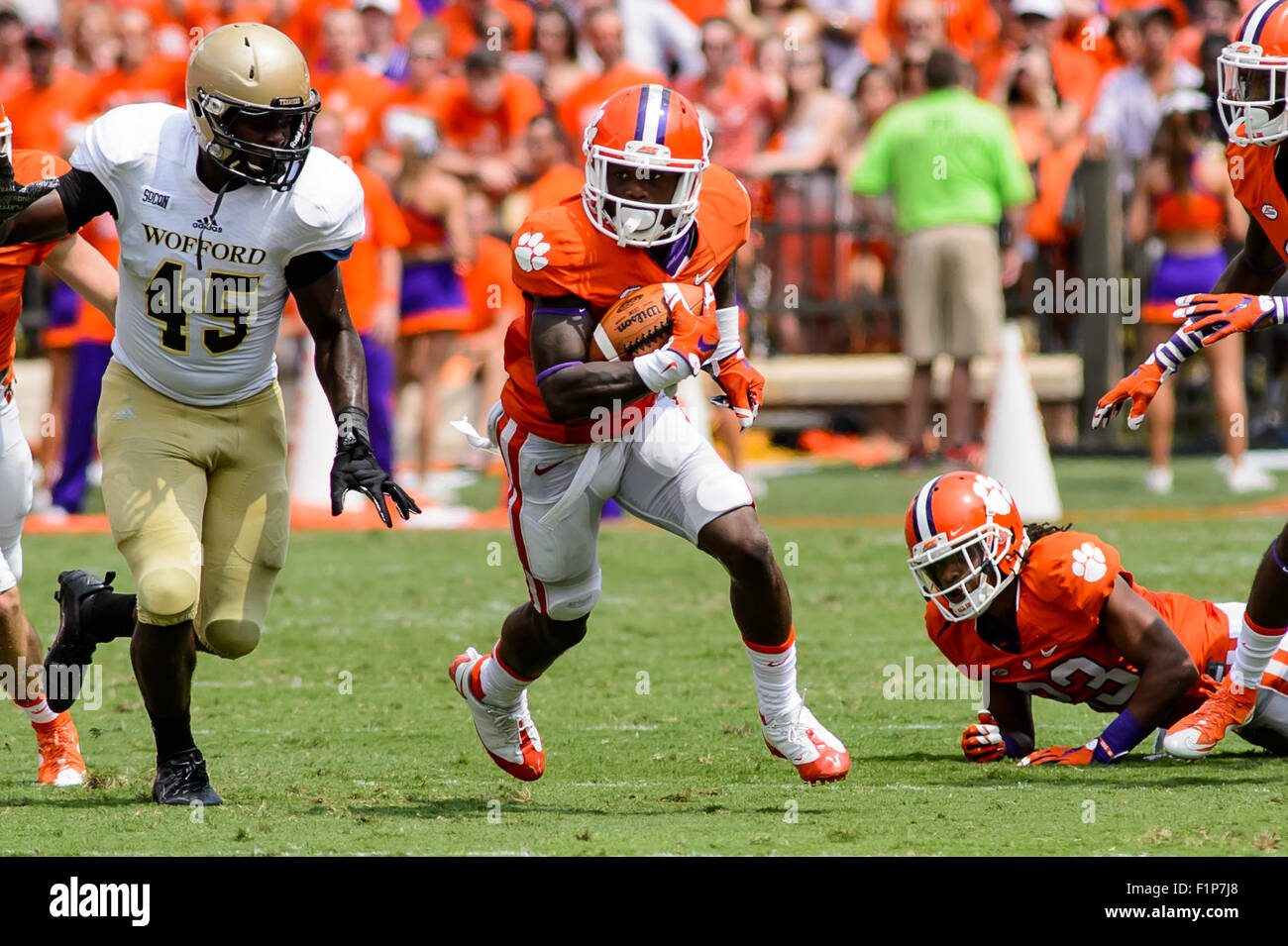 Clemson Tigers wide receiver Artavis Scott (3) in action during the ...