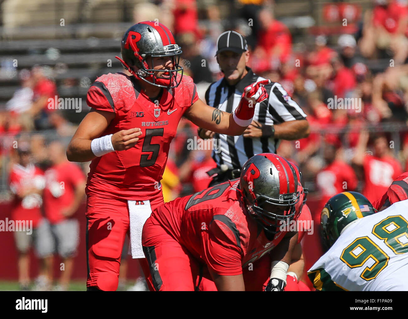 Piscataway, NJ, USA. 5th Sep, 2015. Rutgers Scarlet Knights quarterback ...