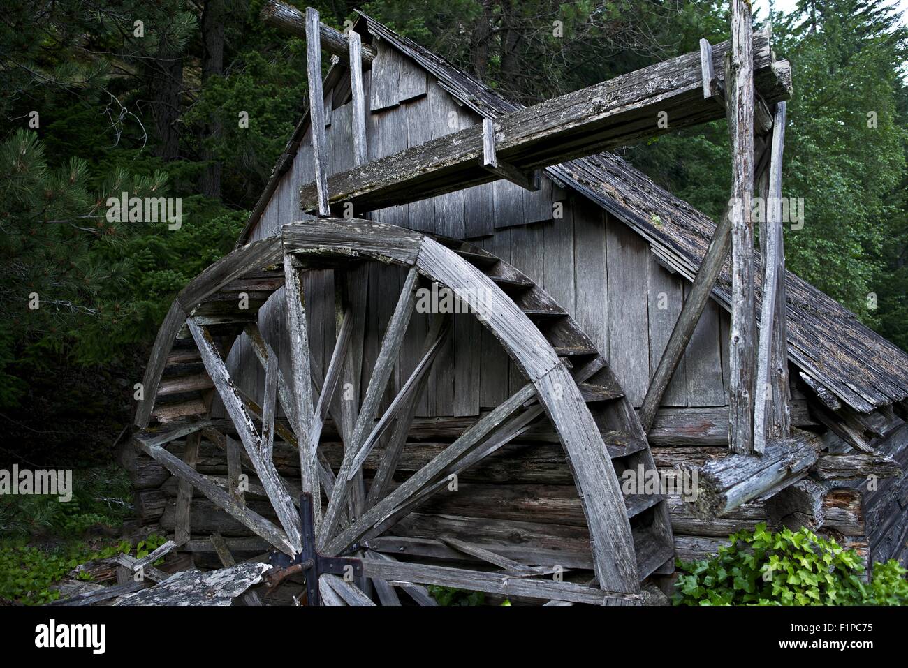 Old Wooden Powerhouse in Washington State, USA. Historical Place Stock ...