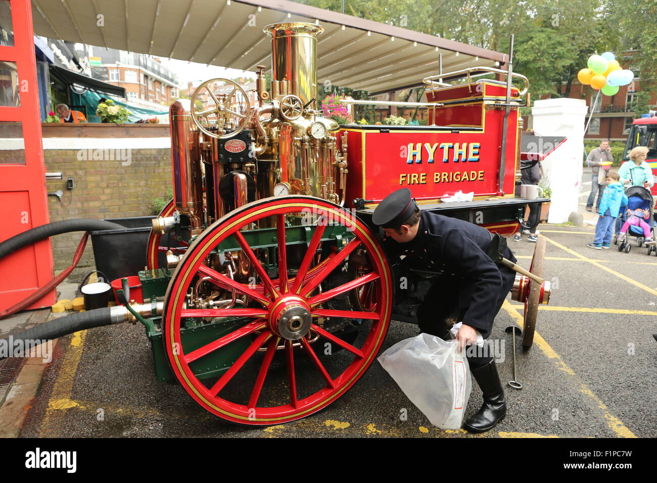 London Fire Brigade Fire Station and Fire Engines Stock Photo - Alamy