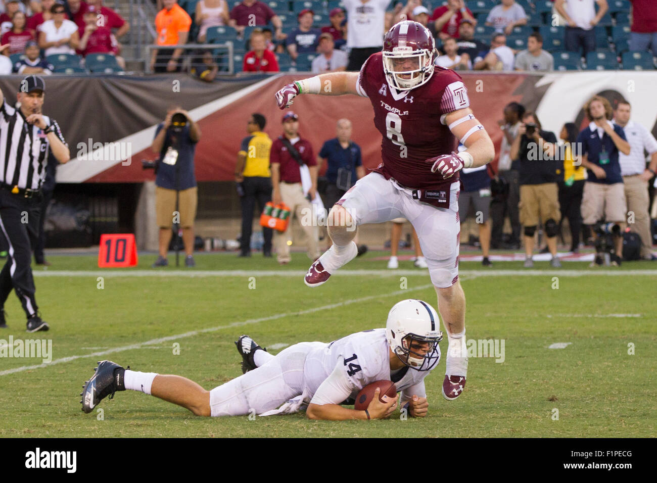 September 5, 2015: Temple Owls linebacker Tyler Matakevich (8) reacts ...