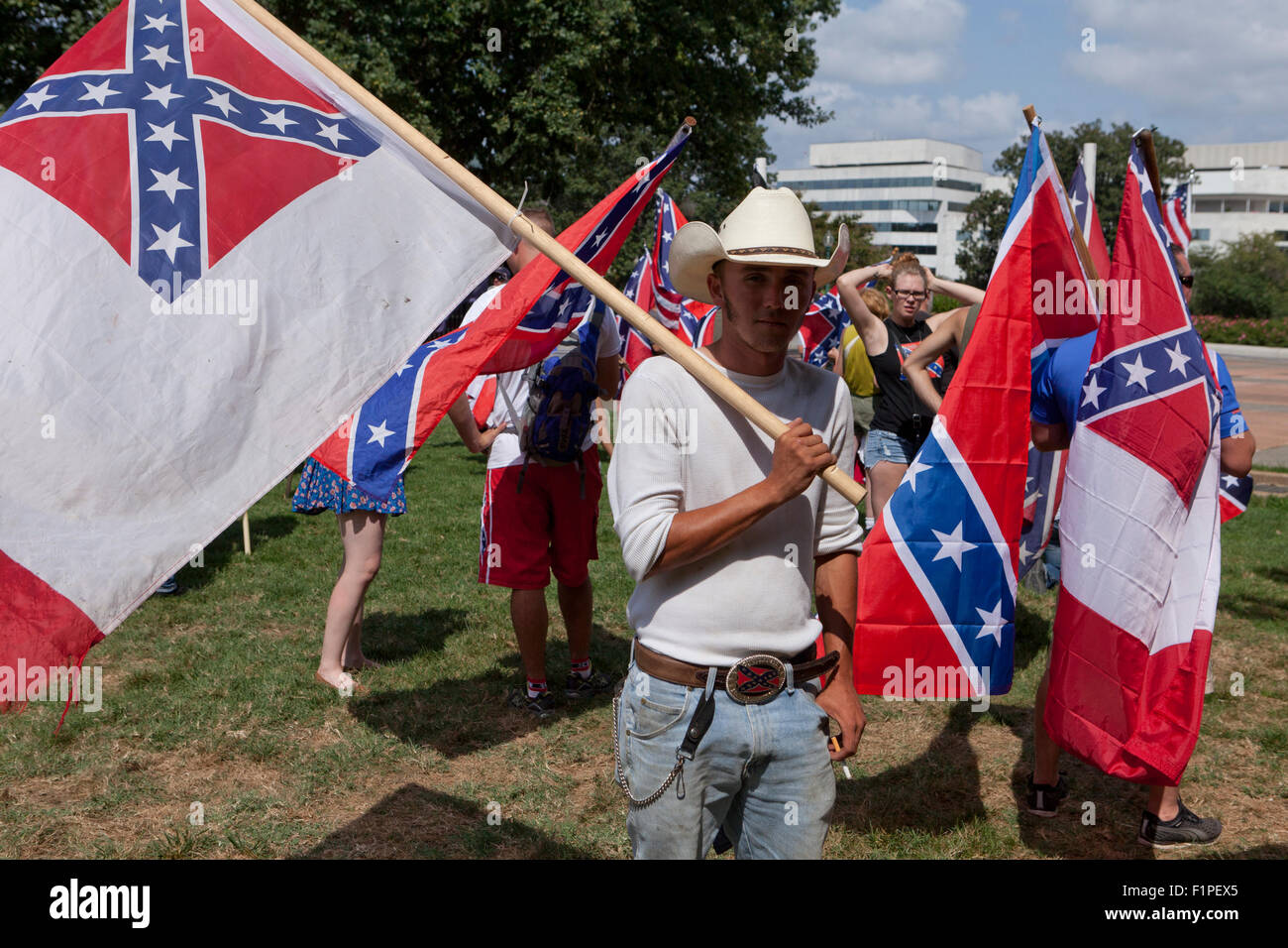Union and confederate flags hi-res stock photography and images - Alamy