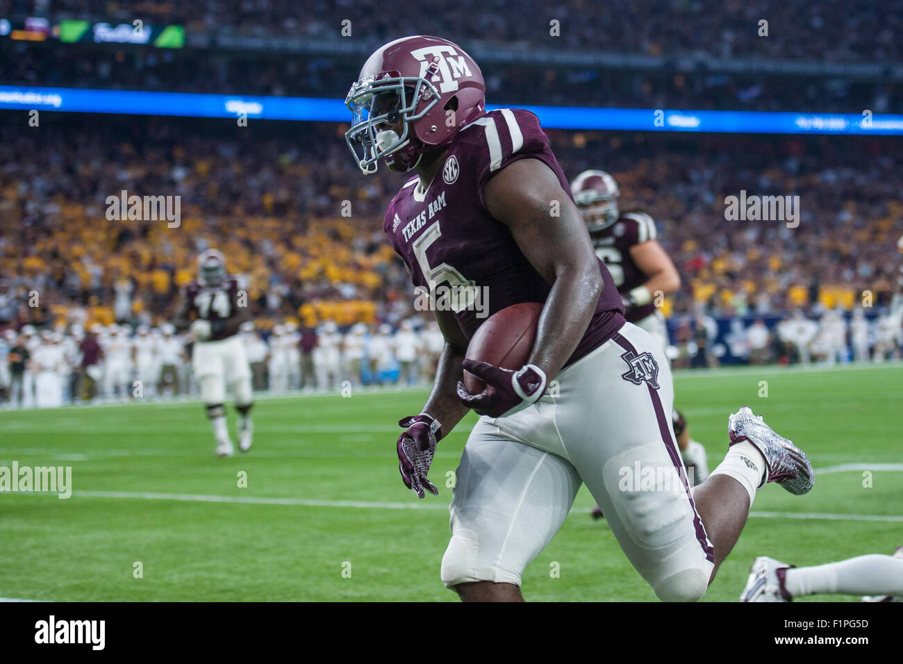 Tra carson hi-res stock photography and images - Alamy