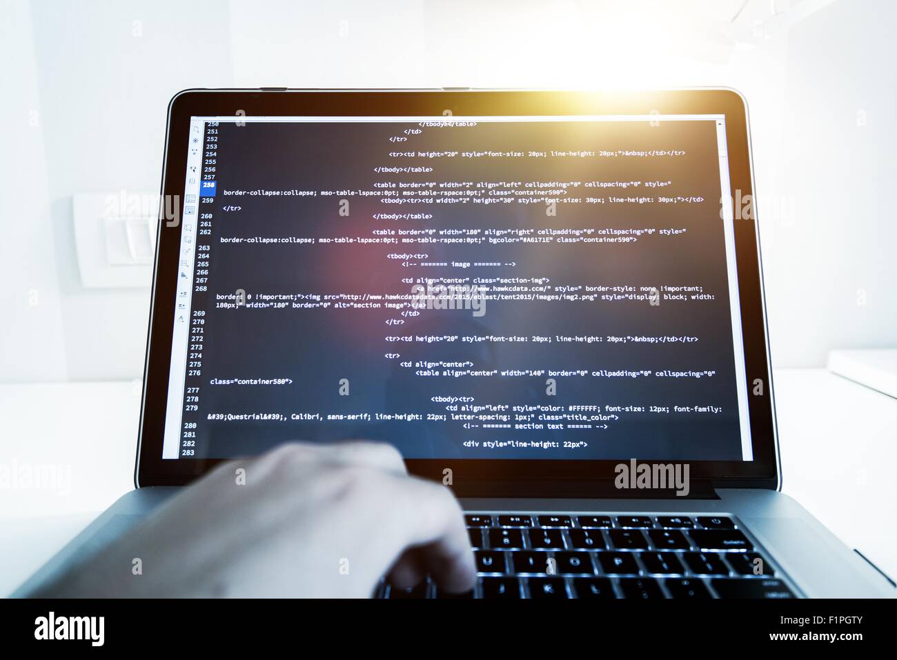 Html structure hi-res stock photography and images - Alamy