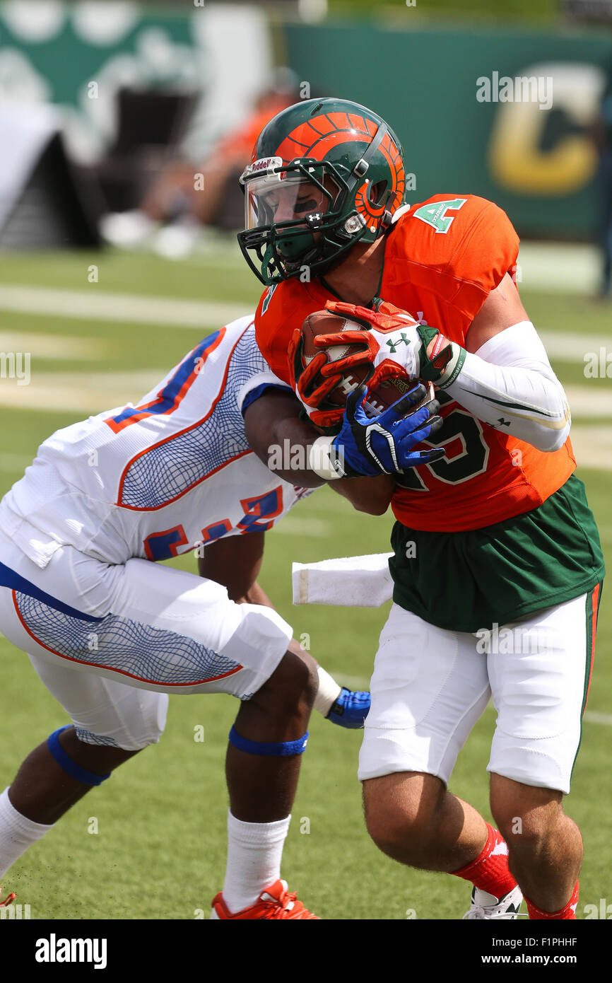 September 5, 2015: Colorado State wide receiver Joe Hansley tries to ...