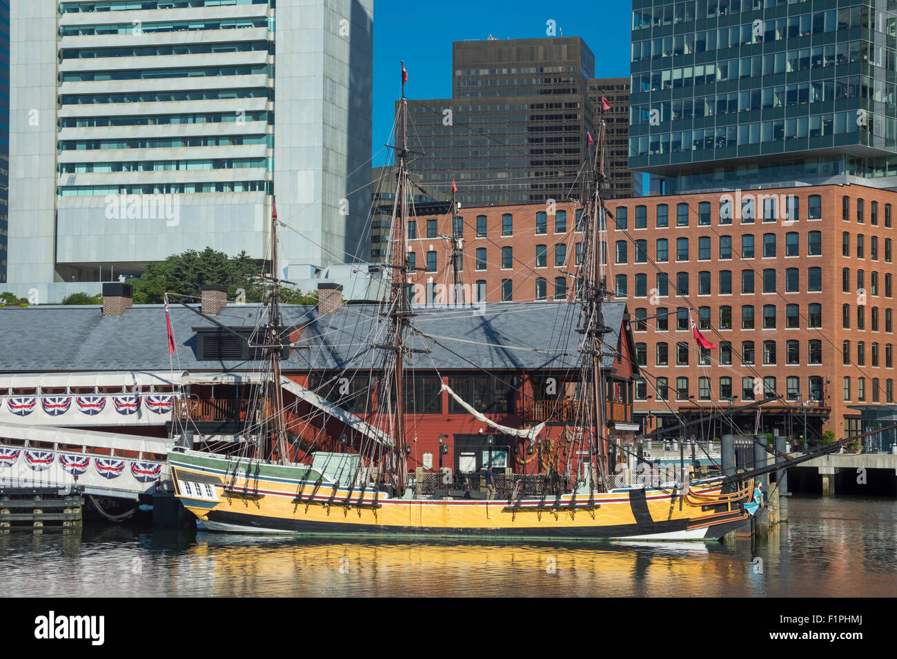 ELEANOR REPLICA TEA PARTY SHIP MUSEUM ATLANTIC WHARF WATERFRONT FORT ...
