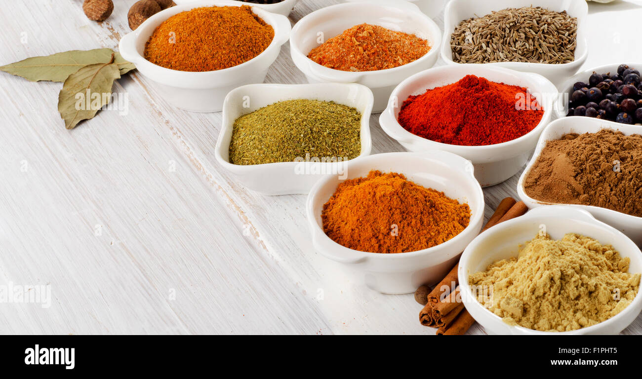 Spices in bowls hi-res stock photography and images - Alamy
