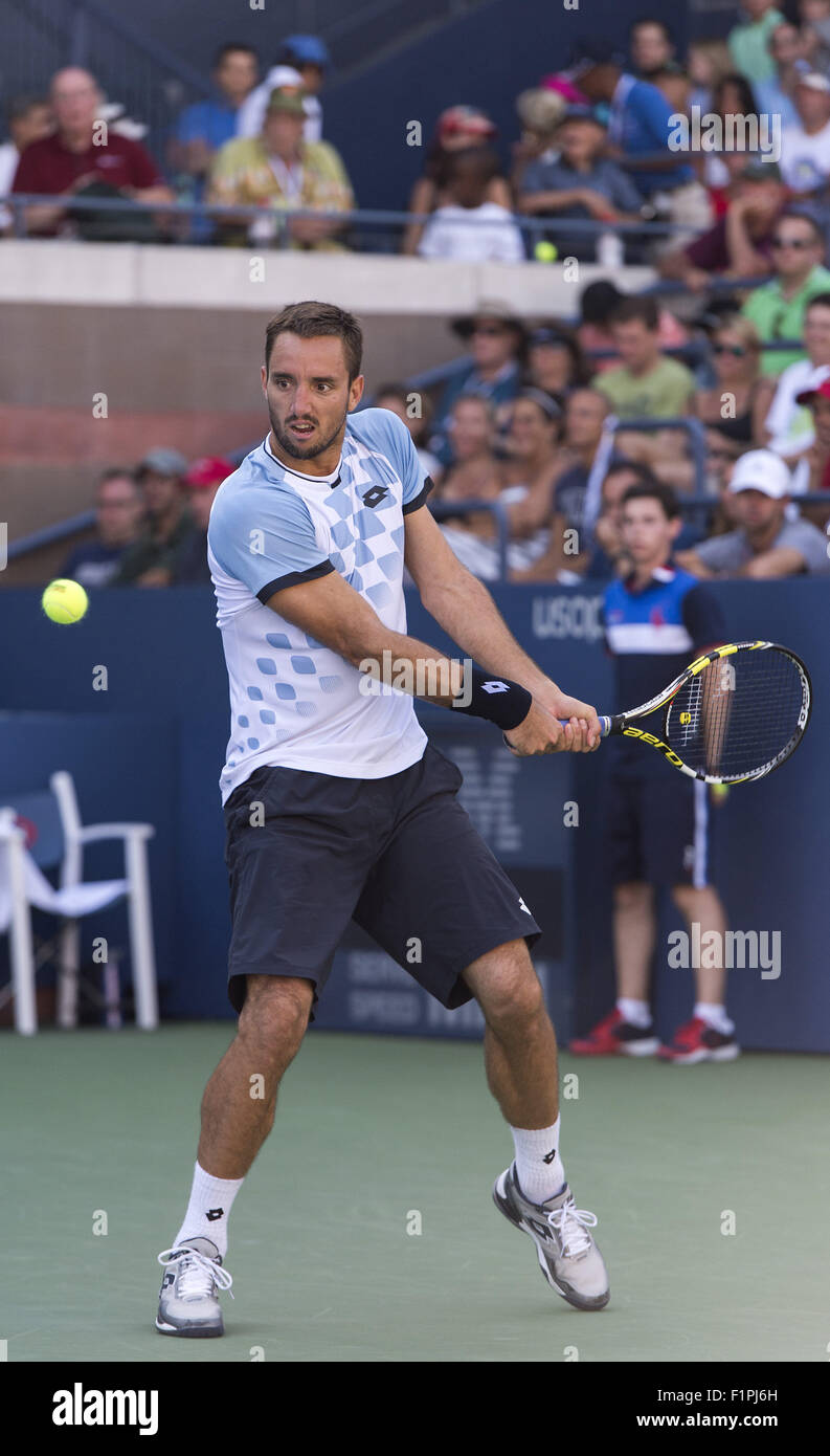 Flushing Meadow, NY, USA. 5th Sep, 2015. NEW YORK-SEPTEMBER 05: Viktor ...