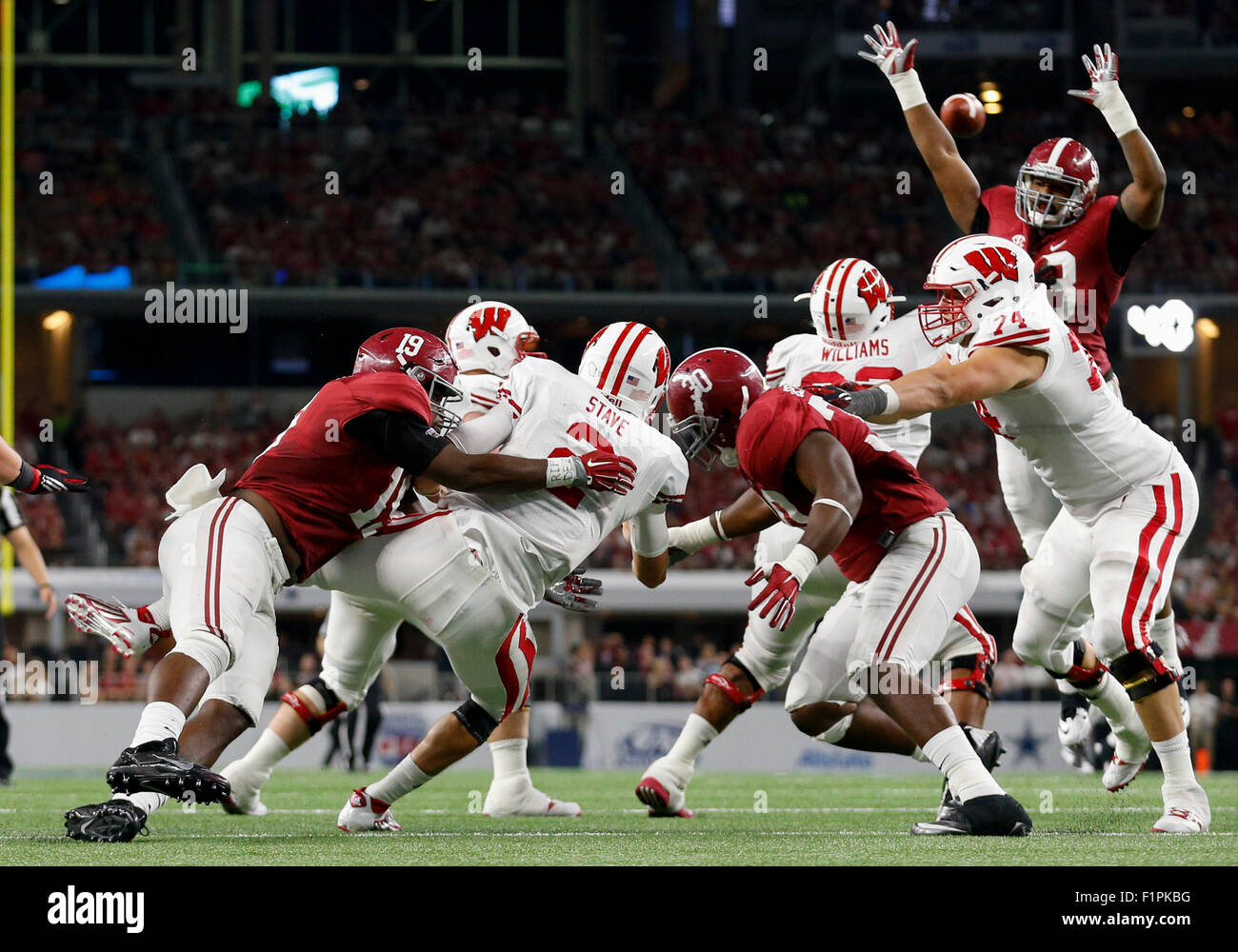 September 5, 2015: Wisconsin Badgers quarterback Joel Stave (2) is ...
