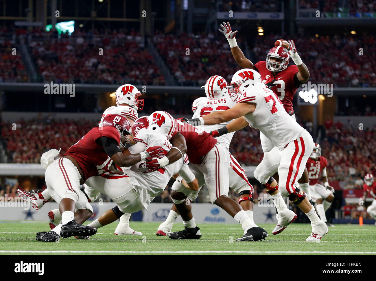 September 5, 2015: Wisconsin Badgers quarterback Joel Stave (2) is ...