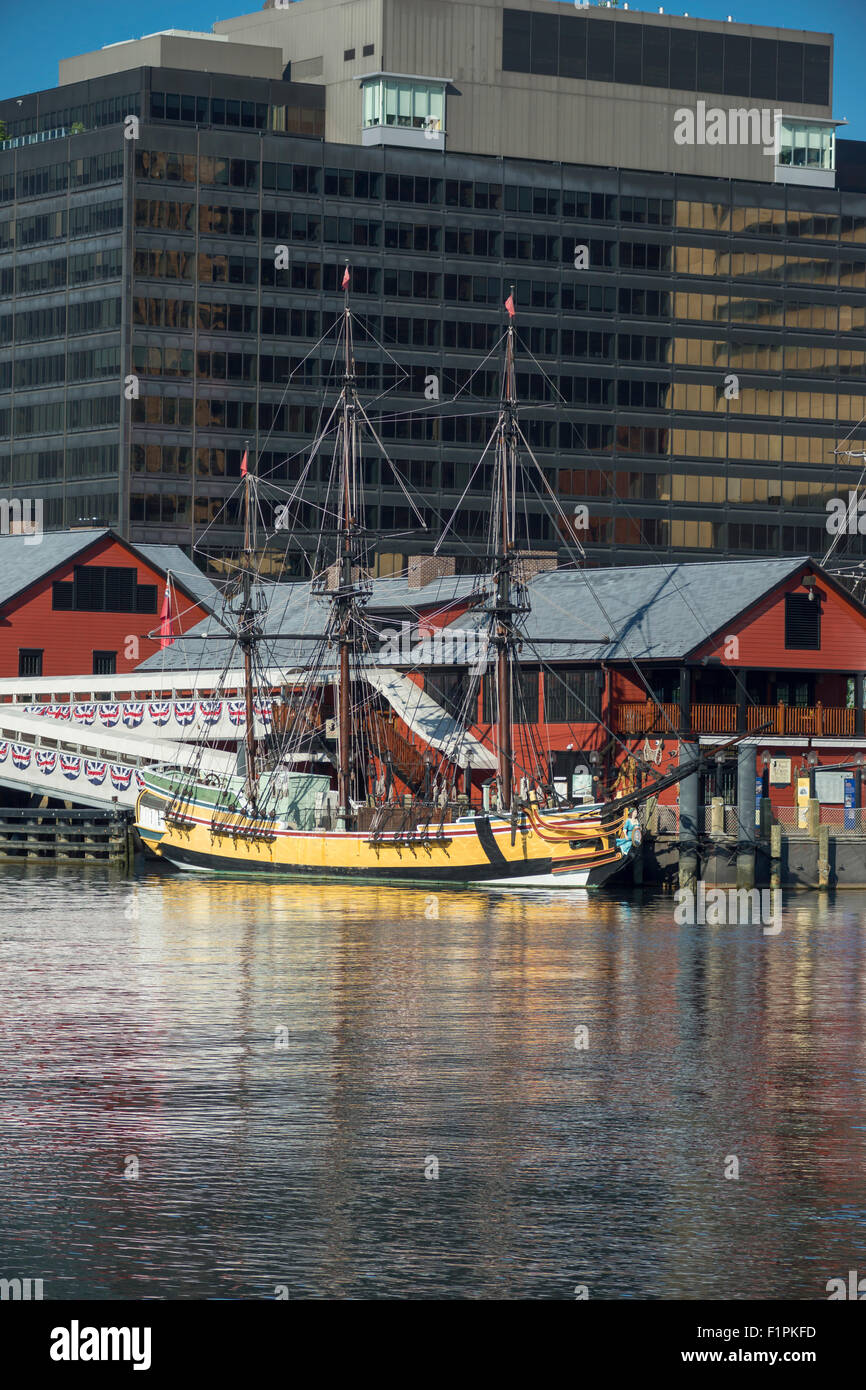 ELEANOR REPLICA TEA PARTY SHIP MUSEUM ATLANTIC WHARF WATERFRONT FORT ...