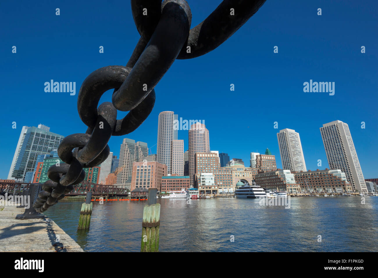 ANCHOR CHAIN BARRIER FAN PIER HARBORWALK ROWES WHARF DOWNTOWN SKYLINE ...