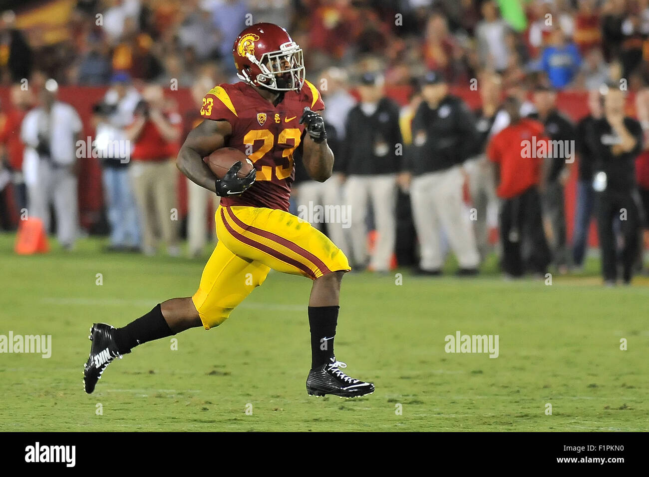 Los Angeles, CA, USA. 5th Sep, 2015. USC Trojans running back Tre ...