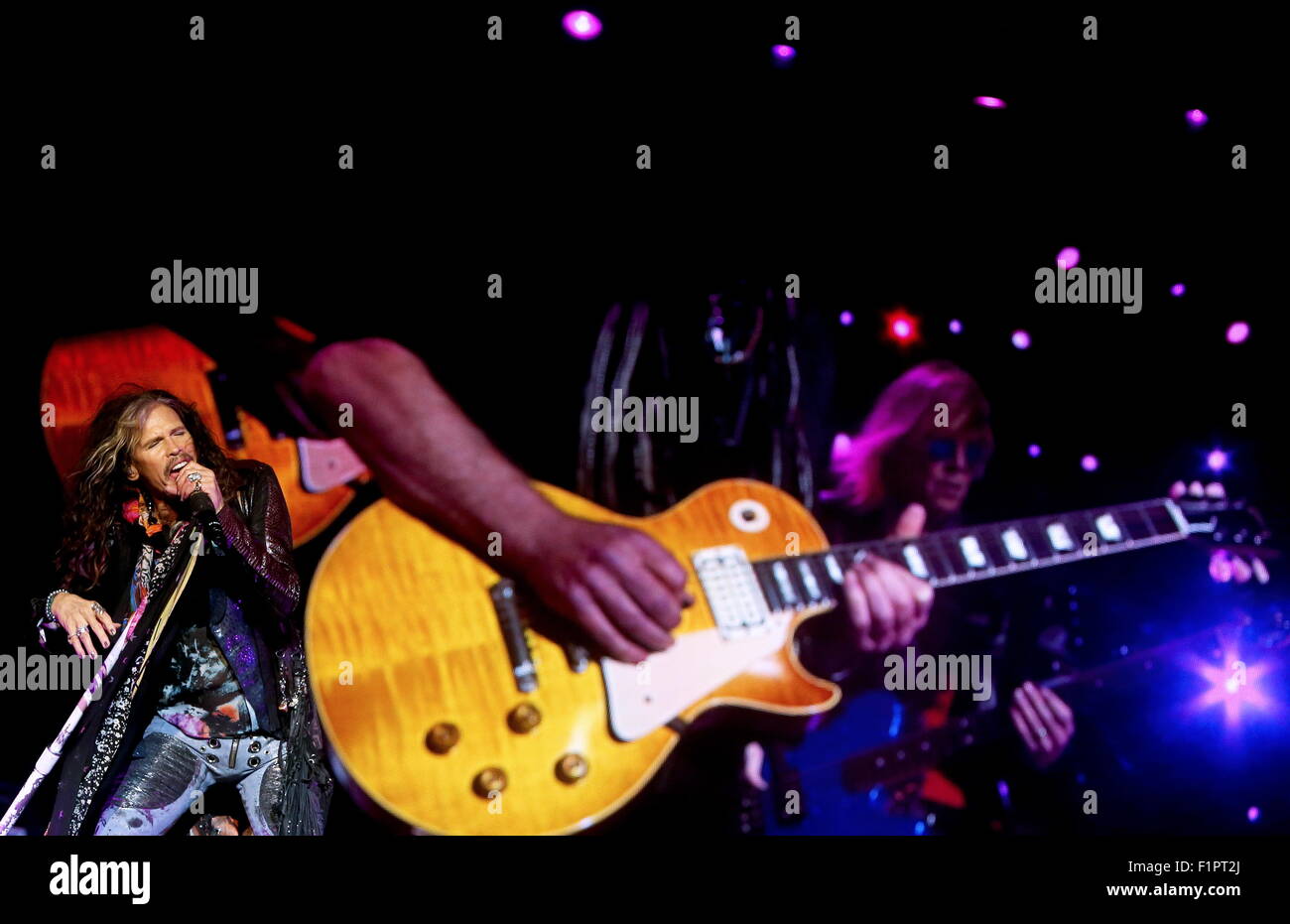 Singer Steven Tyler High Resolution Stock Photography and Images - Alamy