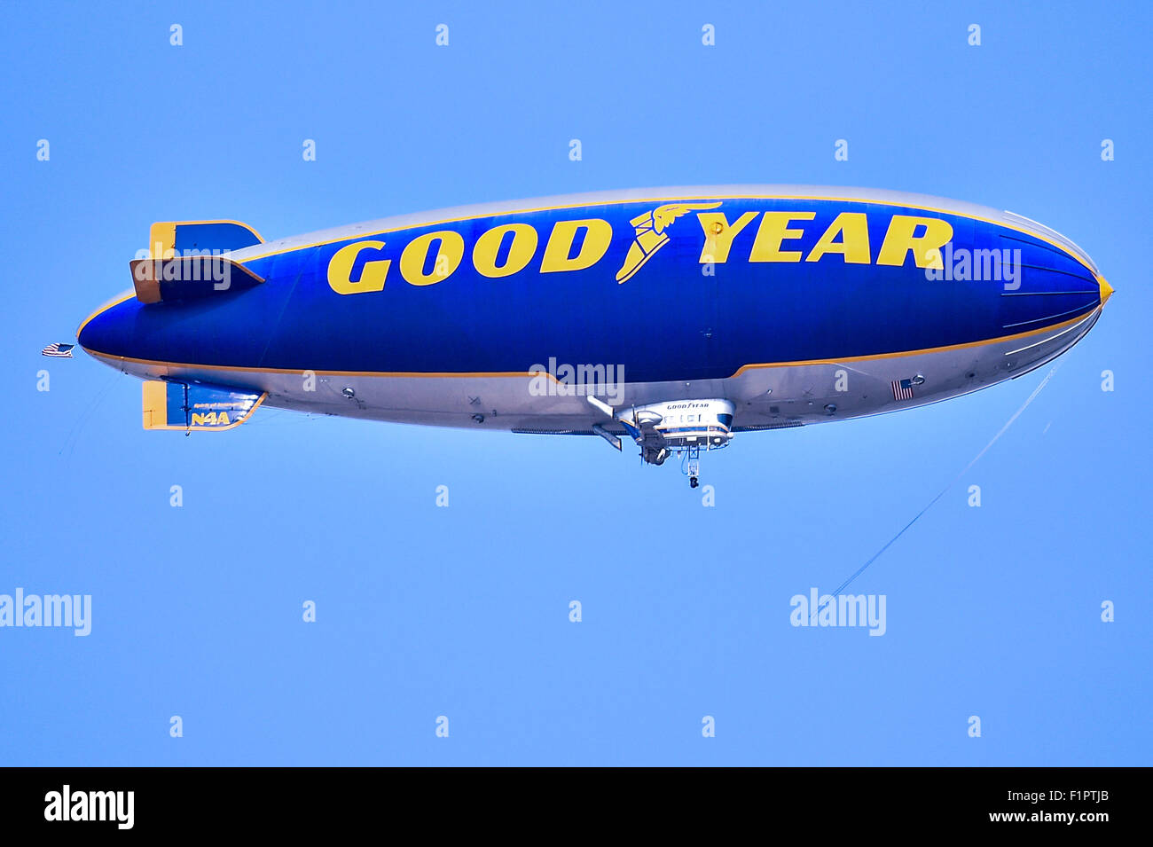 Blimp stadium hi-res stock photography and images - Alamy