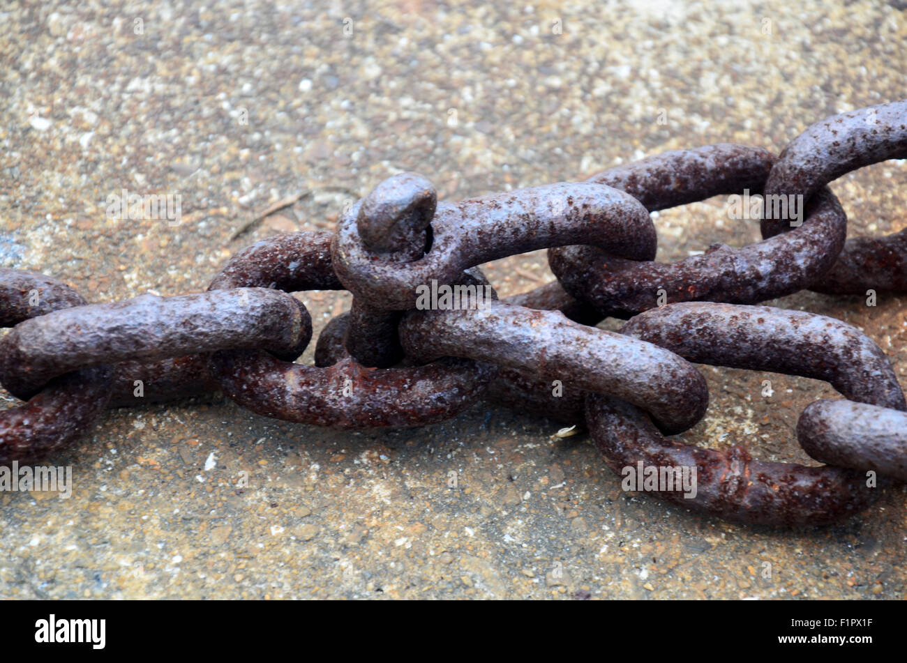 Rust on steel chains at Kobe Harbour Stock Photo - Alamy