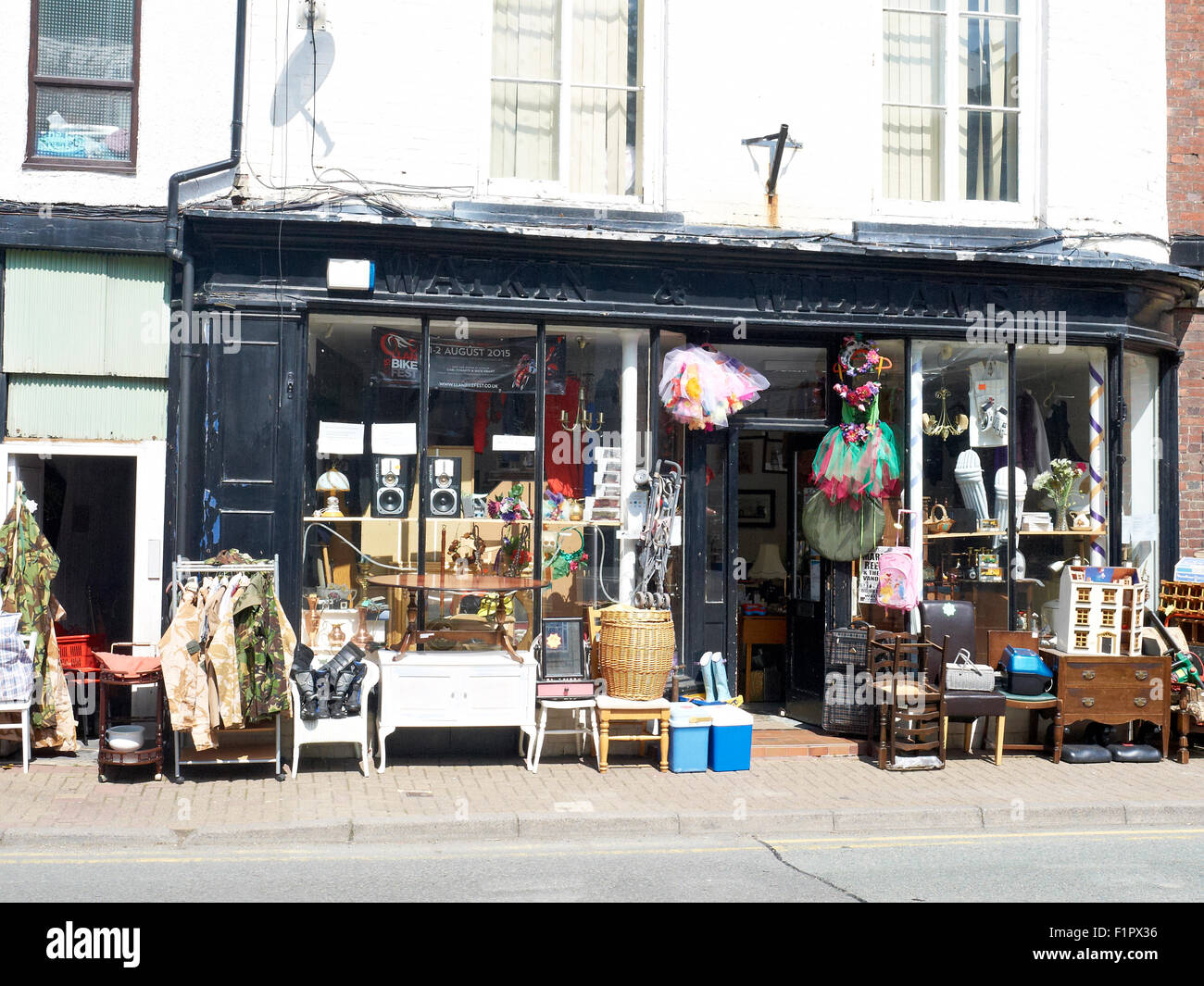 Junk shops hi-res stock photography and images - Alamy