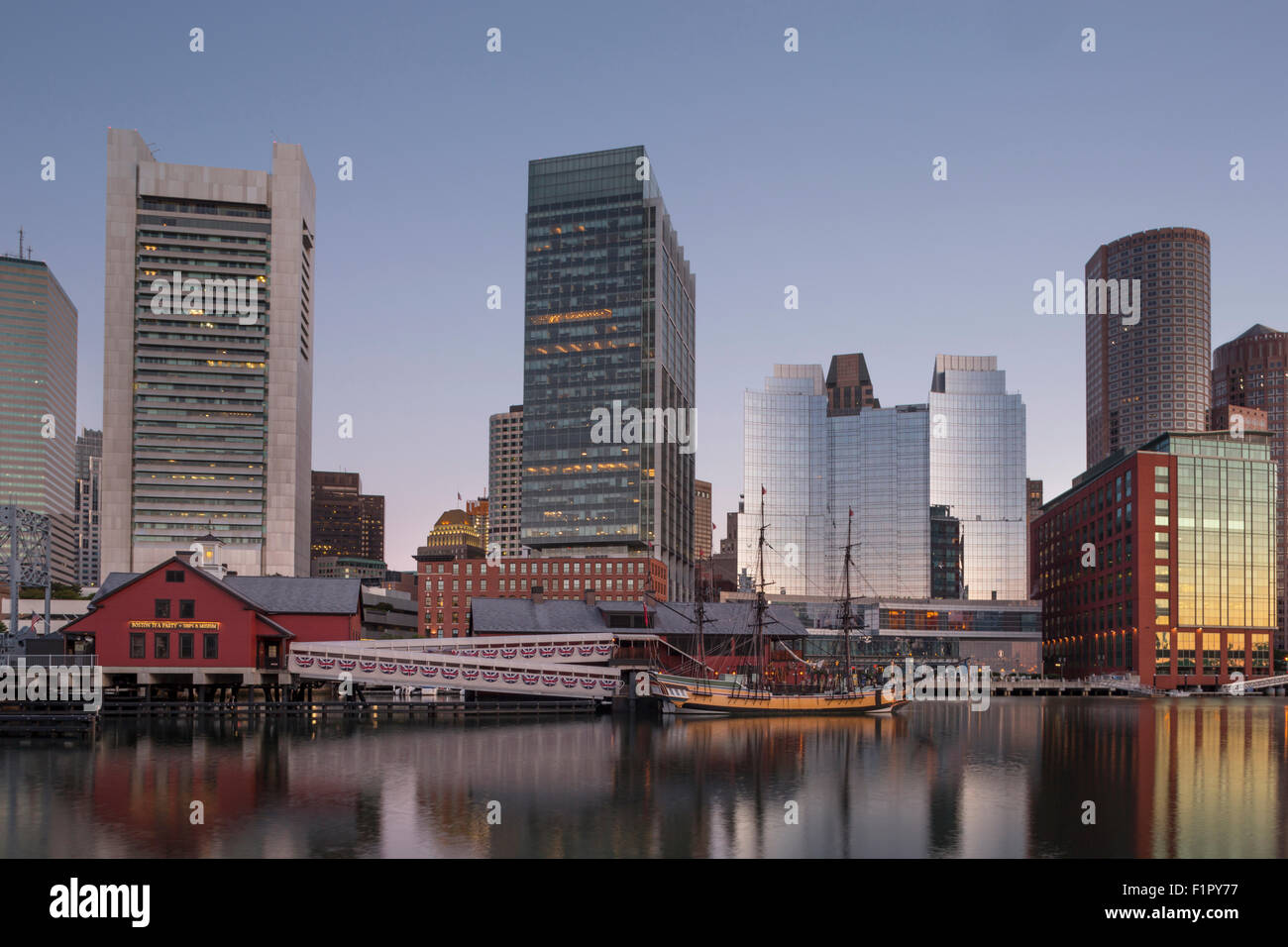 Fort point channel hi-res stock photography and images - Alamy