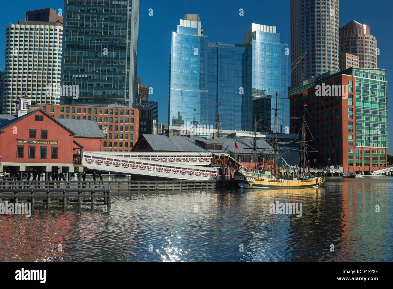 ELEANOR REPLICA TEA PARTY SHIP MUSEUM ATLANTIC WHARF WATERFRONT FORT ...