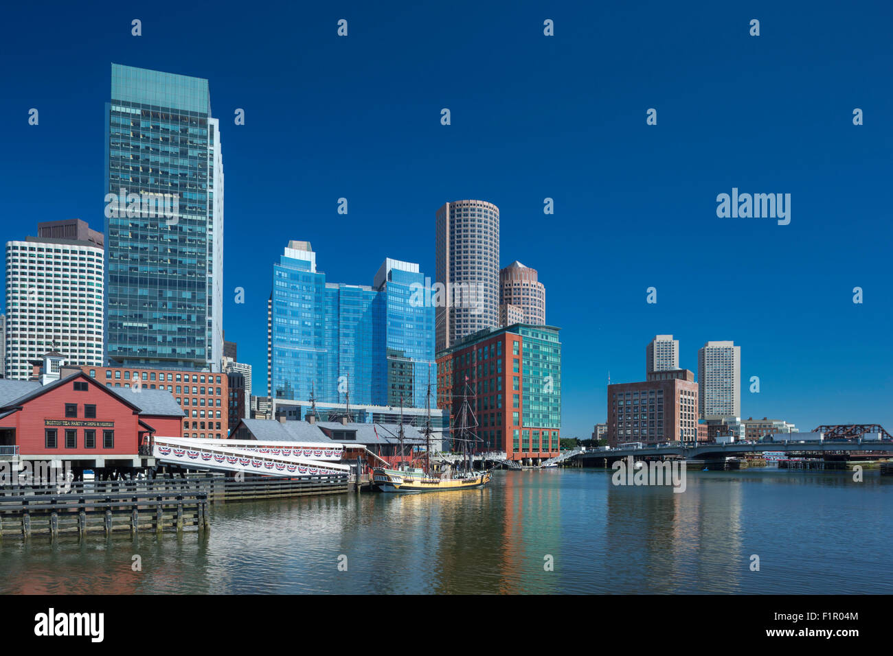 ATLANTIC WHARF WATERFRONT FORT POINT CHANNEL SKYLINE INNER HARBOR SOUTH ...