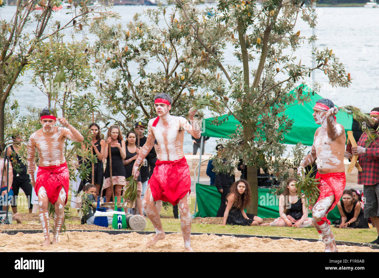 Aboriginal australians men hi-res stock photography and images - Alamy