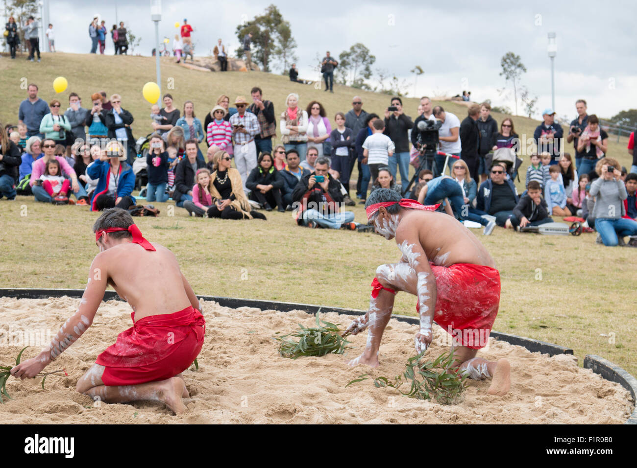 Aboriginal ceremony audience hi-res stock photography and images - Alamy