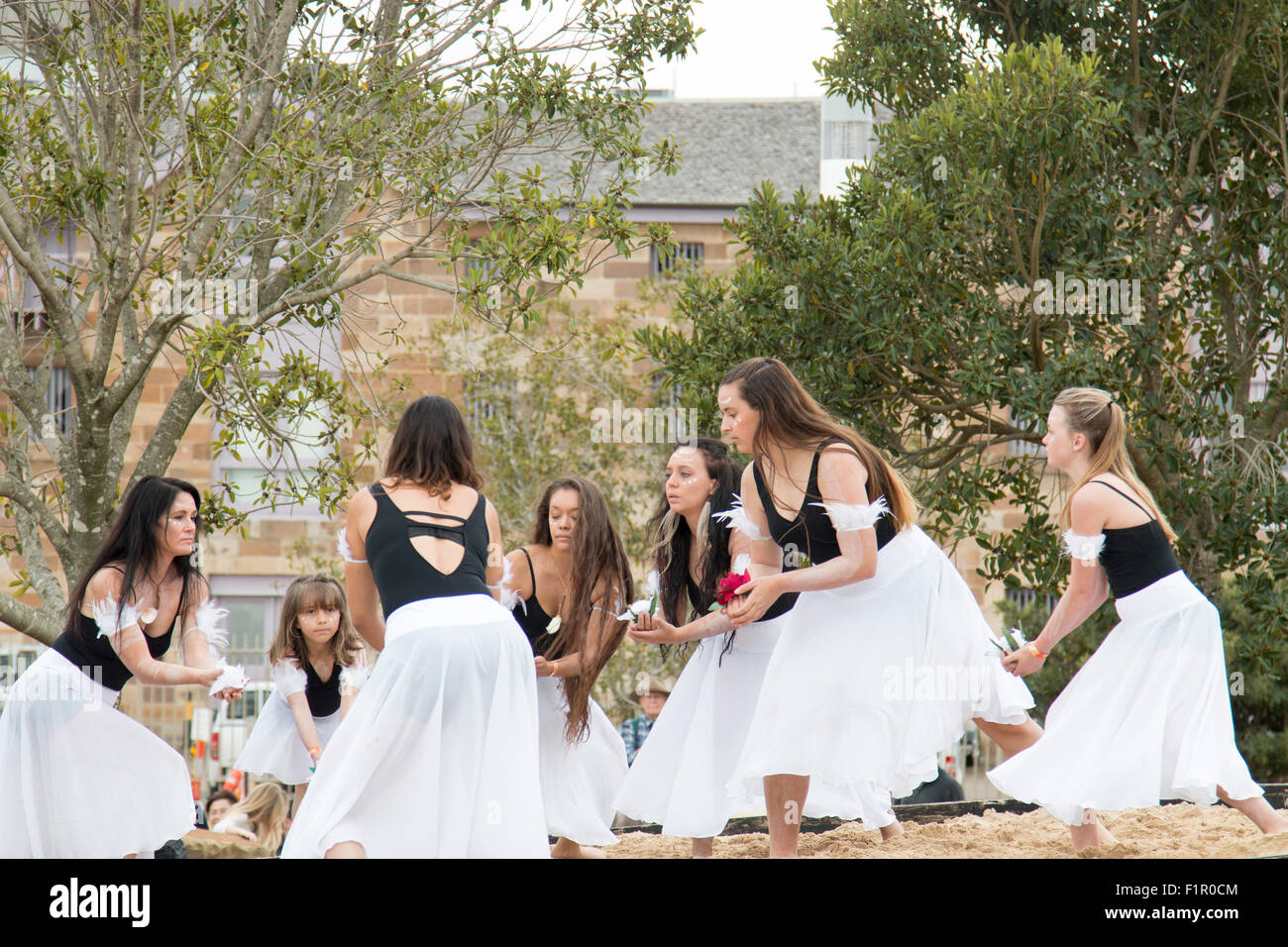 Aboriginal dances australia hi-res stock photography and images - Alamy