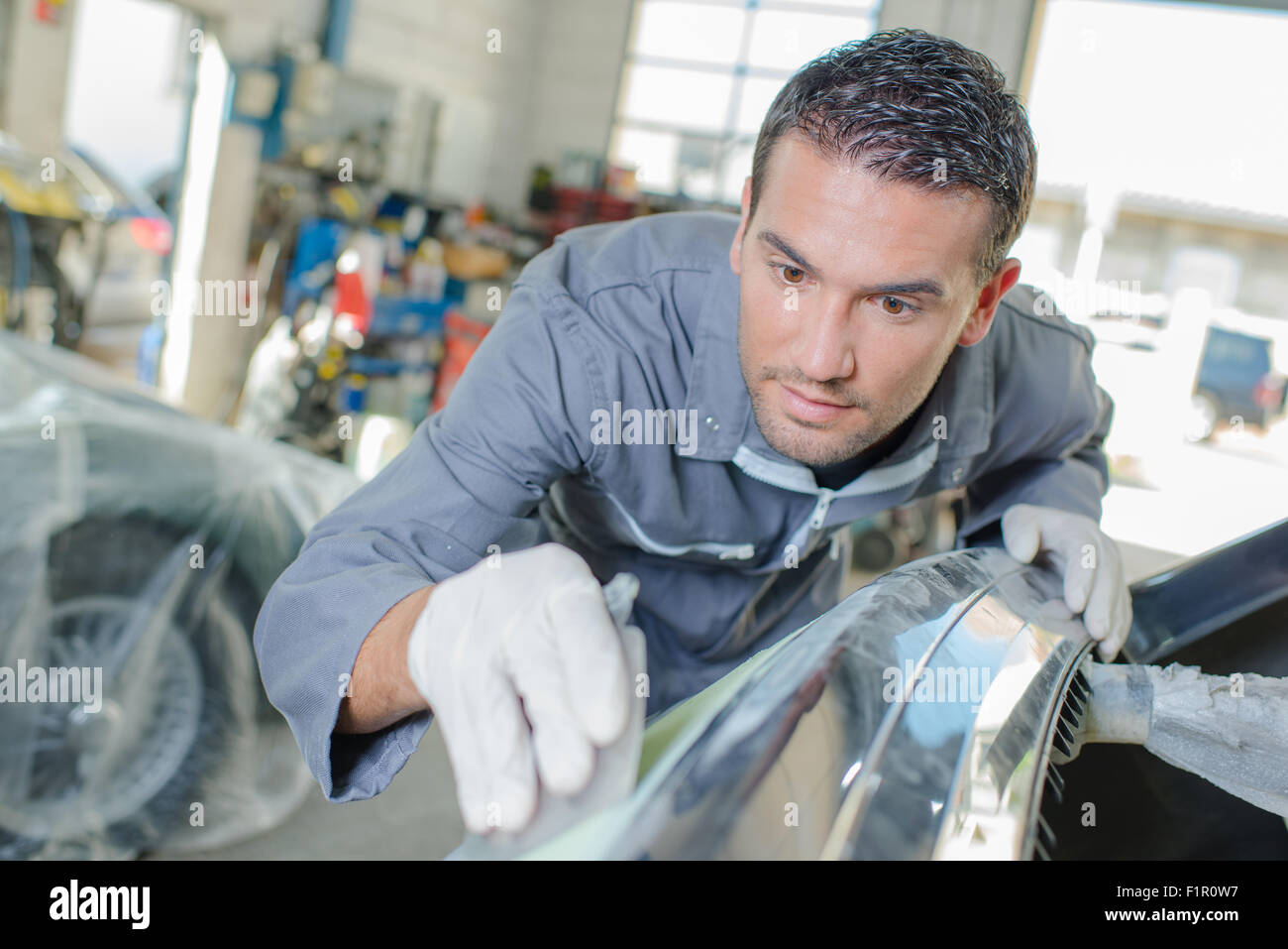 Mechanic buff hi-res stock photography and images - Alamy