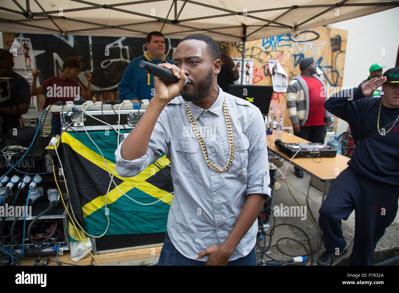 Indian rapper hi-res stock photography and images - Alamy