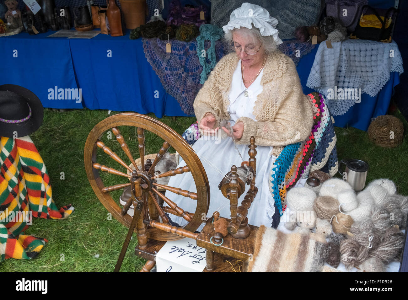 Woman Spinning Wheel High Resolution Stock Photography and Images - Alamy