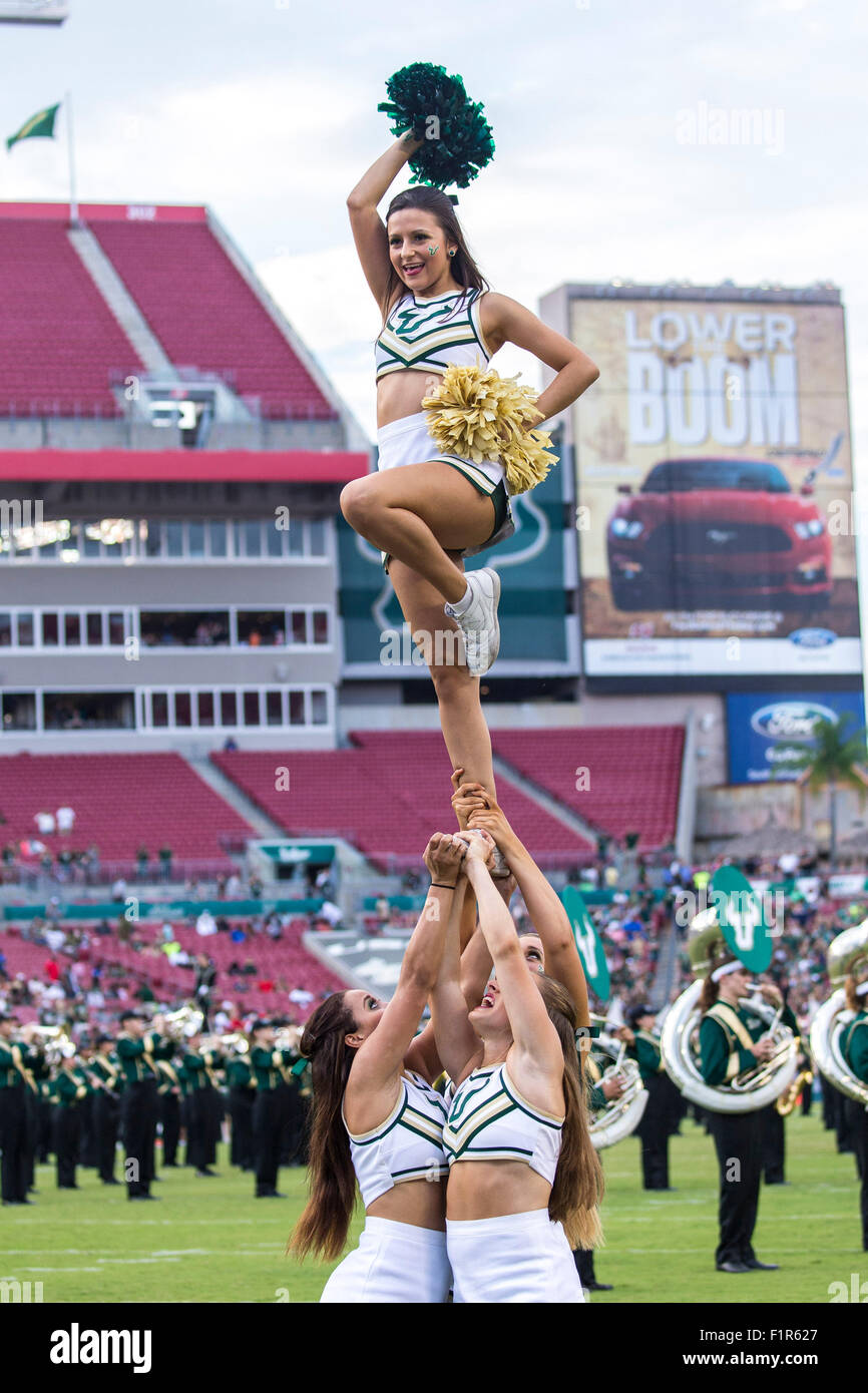 Usf cheerleaders hi-res stock photography and images - Alamy