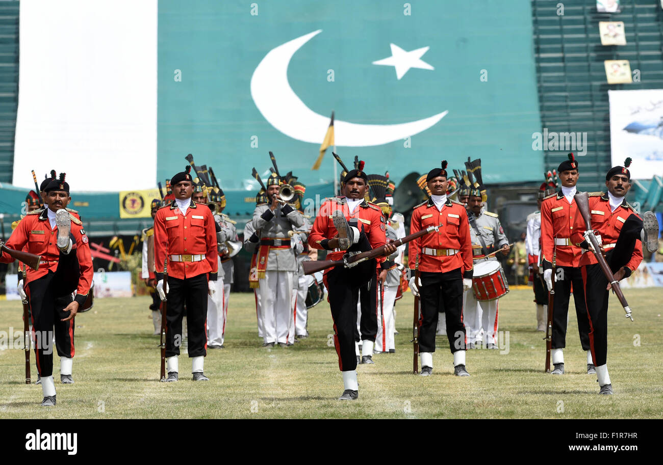 Lahore. 6th Sep, 2015. Pakistani troops display their skills during a ...